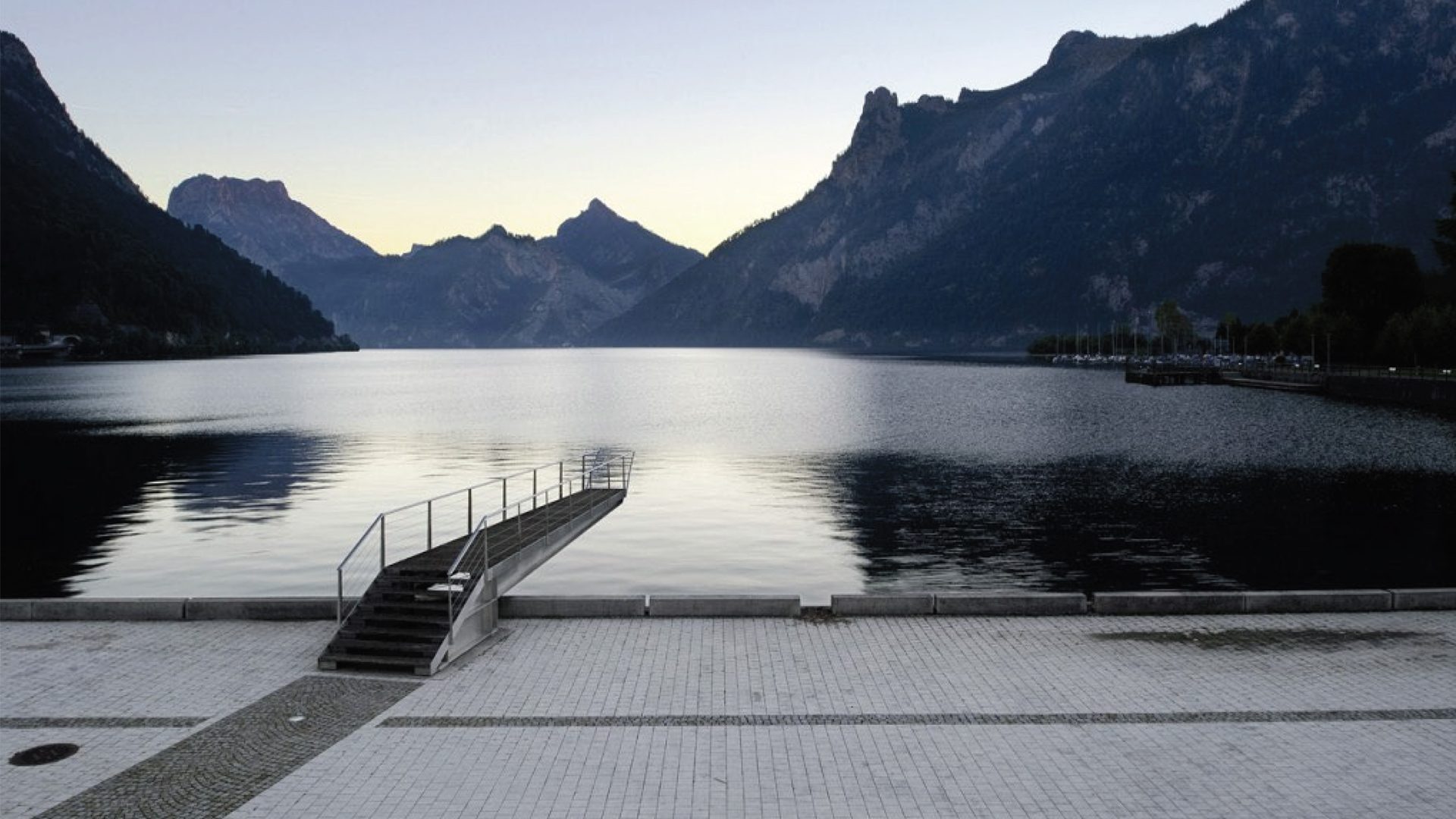 Landungsplatz Ebensee – Ella Raidel